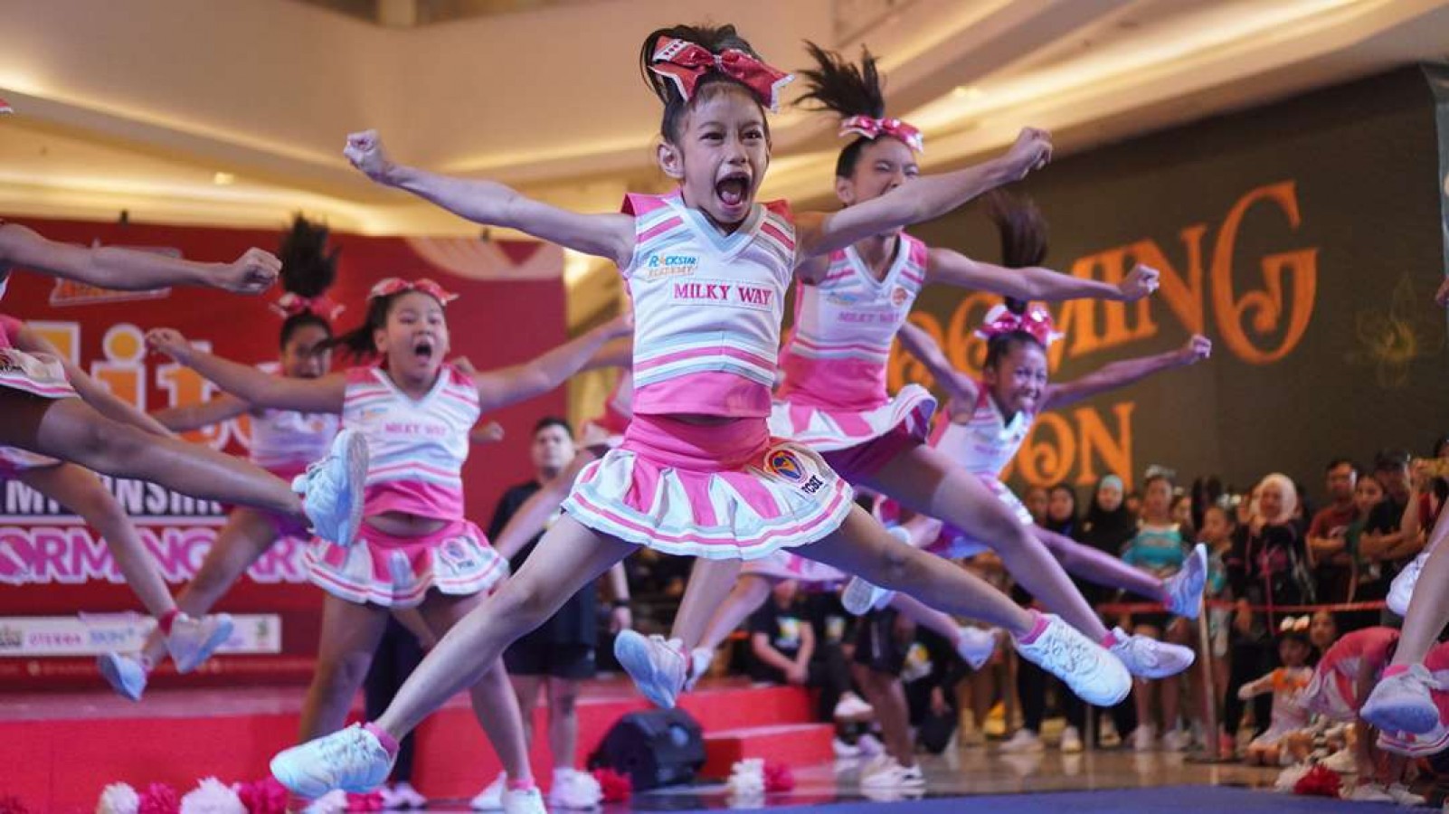 Cheerleading Jumps: How To Improve The Jumps Techniques